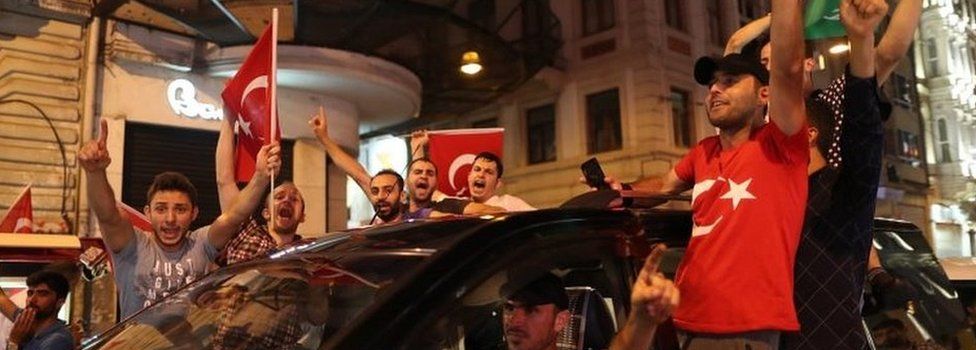 Turkish crowds rally to democracy calls after coup attempt - BBC News