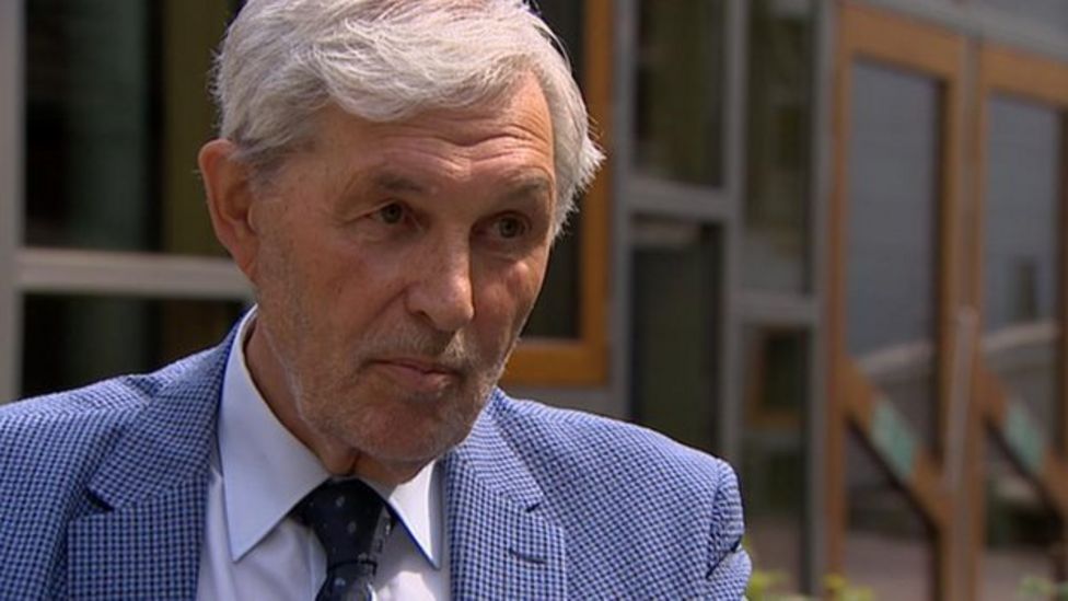 GP recruitment problems force NHS to run more surgeries - BBC News