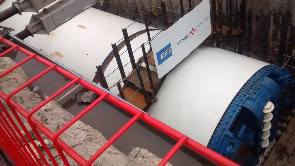 Shieldhall waste tunnel reaches halfway stage - BBC News