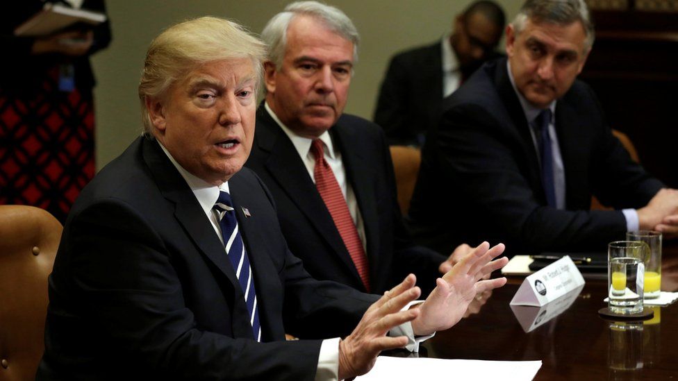 Trump: Pharmaceutical executives told to cut drug prices - BBC News