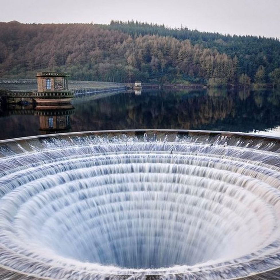 Ladybower Reservoir's overflowing 'plug holes' attract photographers ...