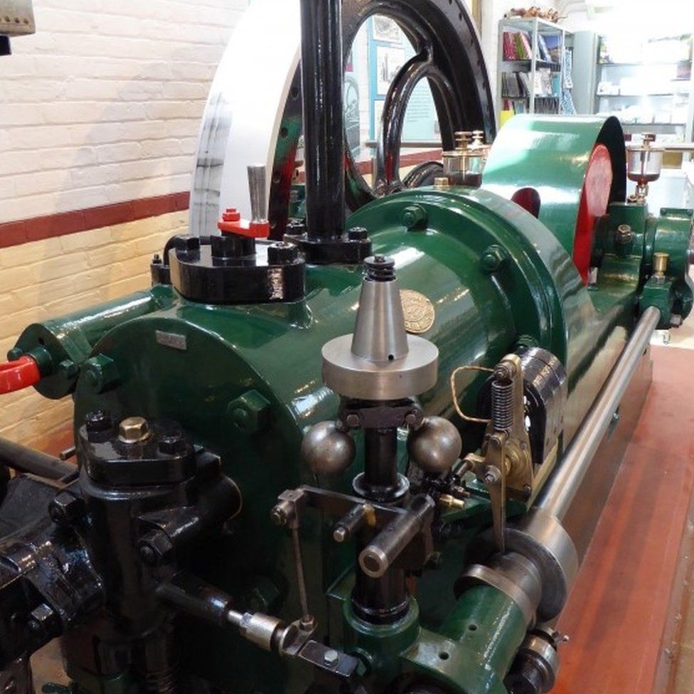 Brownsea Island's Edwardian engine restored - BBC News