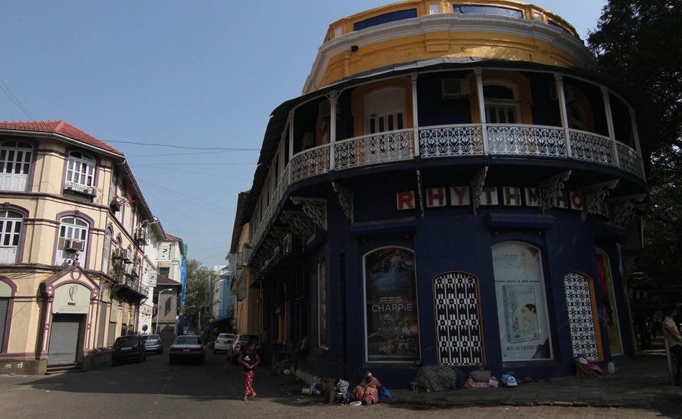 Kala Ghoda's slow demise: Why Mumbai's cultural soul is fraying - BBC News