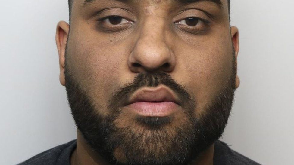 Bradford men jailed for murder appeal against life sentences - BBC News