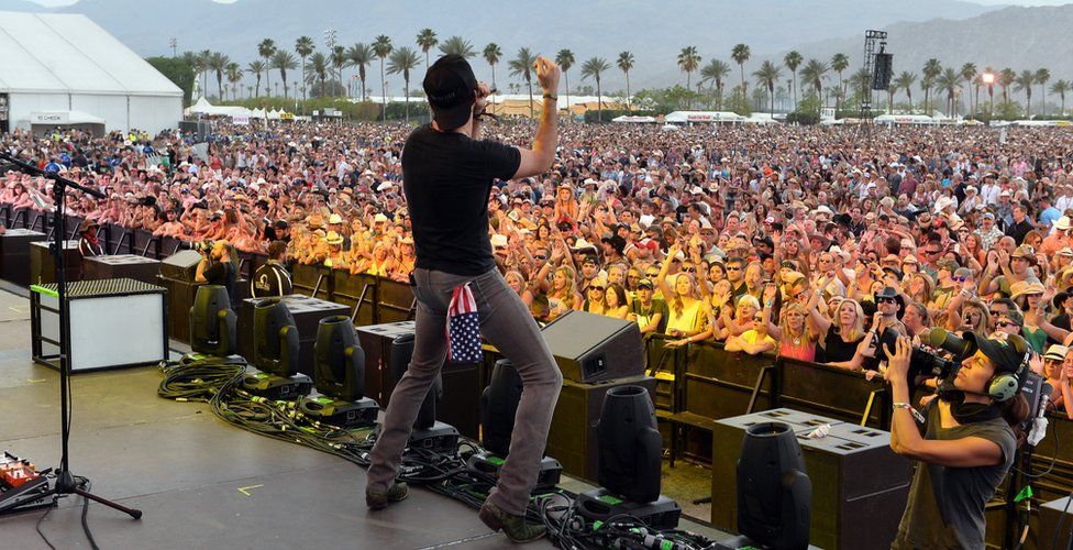 Thomas Rhett: Country music's brightest new star? - BBC News