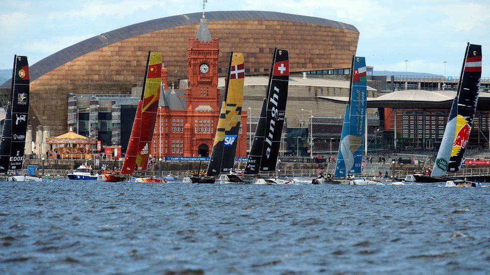 Extreme sailing racing takes to water in Cardiff Bay - BBC News
