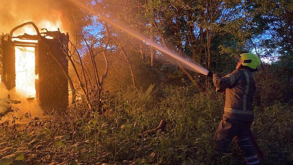 Sandwell fire: Disused building destroyed - BBC News