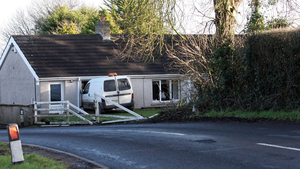 Waringstown: Woman injured as van crashes into kitchen - BBC News