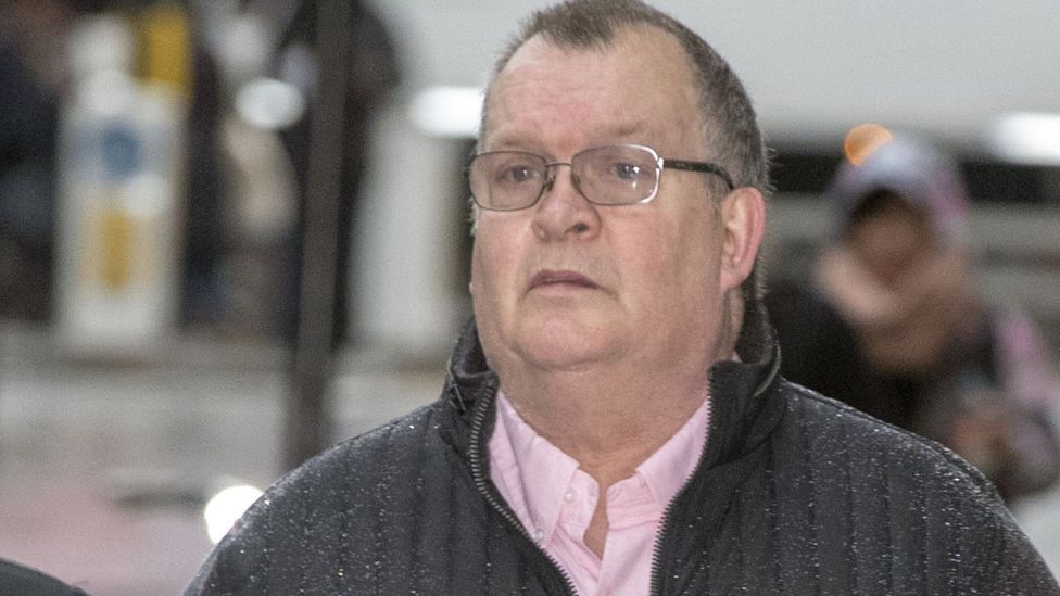 Russell Bishop trial: Sexually explicit notes halt hearing - BBC News