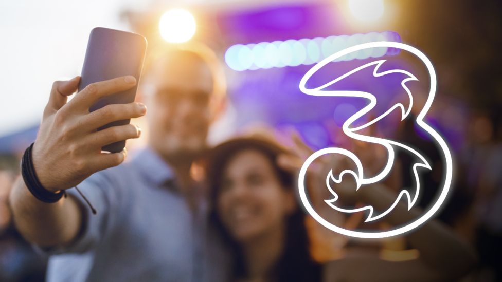 Three Ireland wrongly bills customers for data roaming fees - BBC News