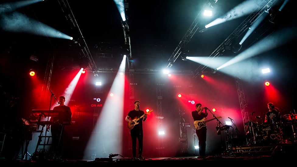 Alt-J drummer Thom Green to release solo album early next year - BBC News