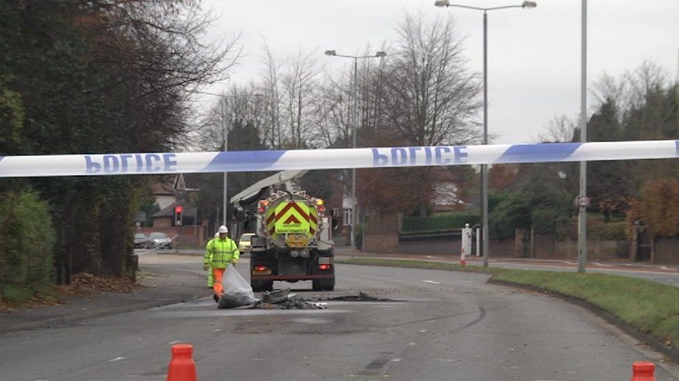 Friends jailed over double fatal A52 race crash - BBC News