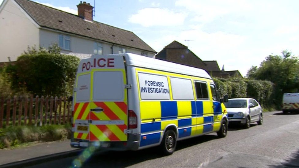 Double murder probe after two women die in Hadlow - BBC News