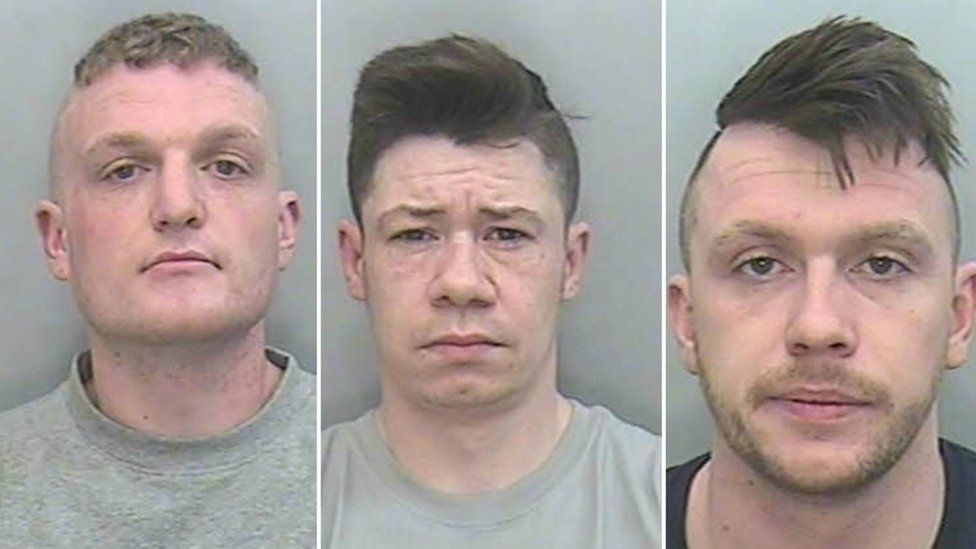 Dawlish shopkeeper ammonia attackers jailed - BBC News