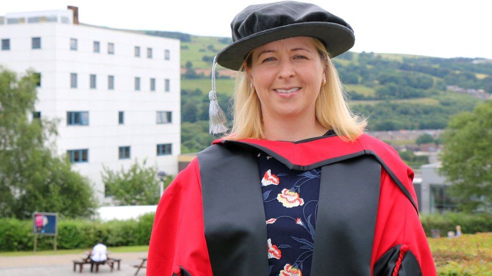 Wales football manager Jayne Ludlow gets university fellowship - BBC News