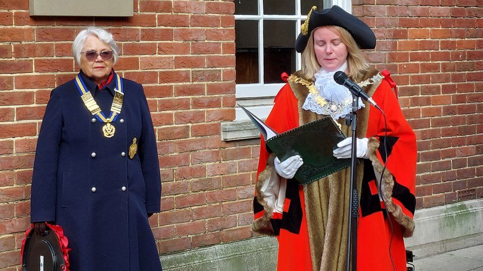 The People's Pantry bombing in Reading marked with service - BBC News