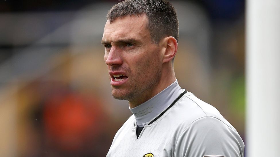 Stephen Bywater: Burton Albion goalkeeper signs new contract - BBC Sport