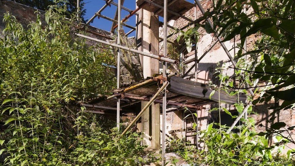 Whitfield Tabernacle: Restoration of Bristol chapel begins - BBC News