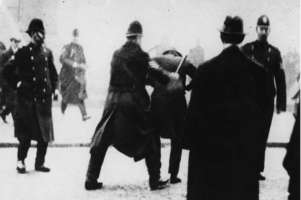 The Battle of George Square: How a strike led to fears of a workers ...
