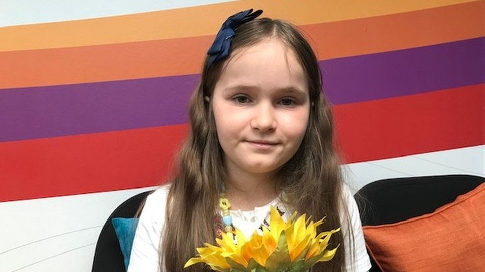 Ukrainian school is 'priceless' and aims to expand - BBC News