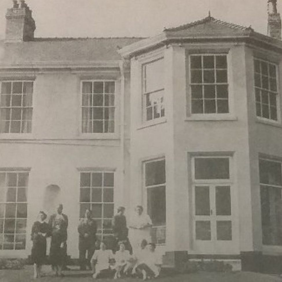 Recalling Longfields: School gave disabled children a chance - BBC News