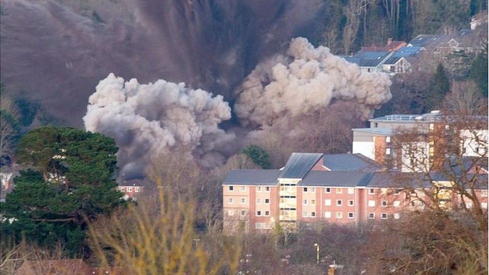 What do we know about unexploded WW2 bombs? - BBC News