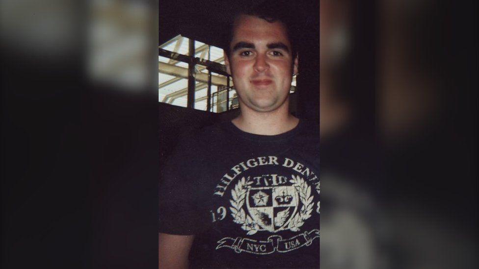 Portrush: Police renew appeal for missing man Dean Patton - BBC News