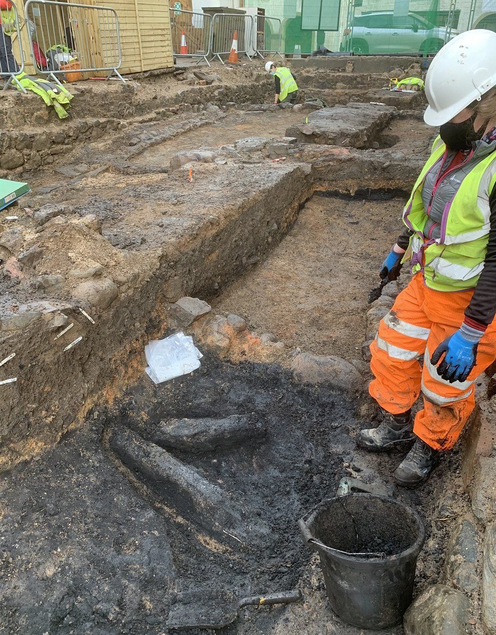'Heart' of medieval town revealed by building work - BBC News