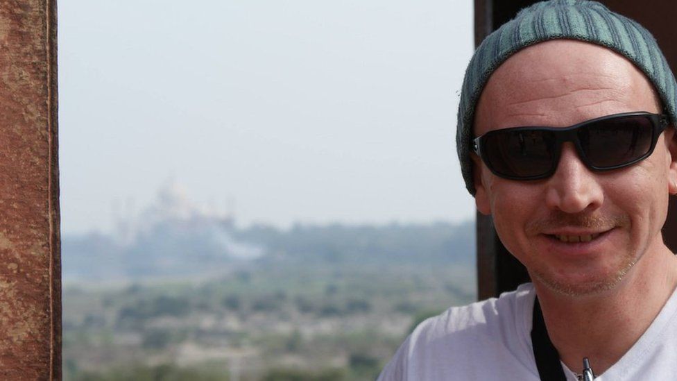 Heroin in Wales: Caring for dad 'led to habit' - BBC News