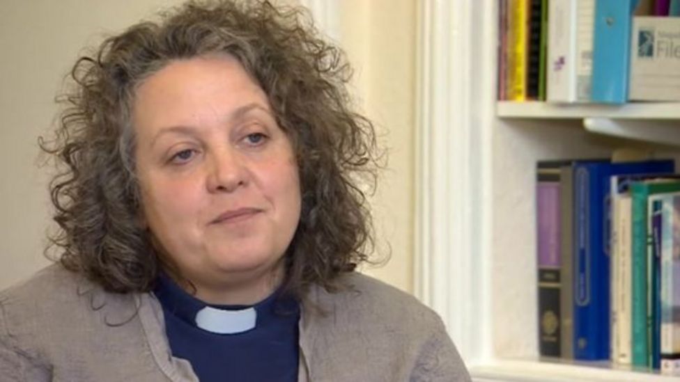 Syrian refugees 'racially abused' in Stoke-on-Trent - BBC News