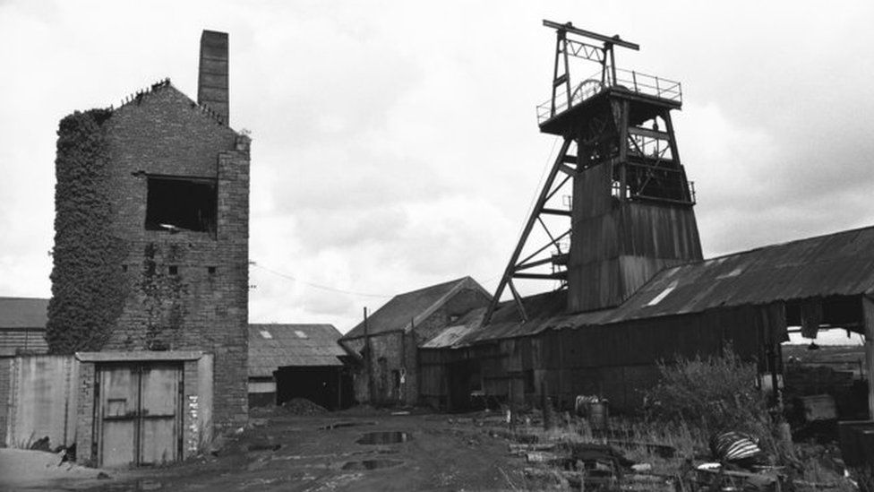 Pontardulais waste plant plan for ex-Morlais colliery - BBC News