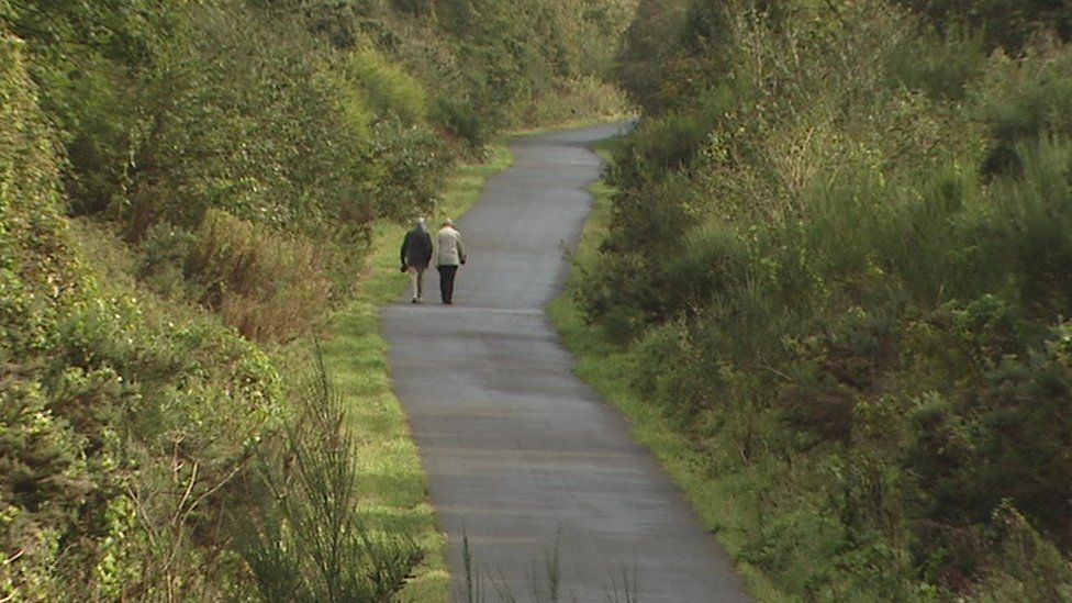 NI greenways: 600-mile network could get Stormont green light - BBC News