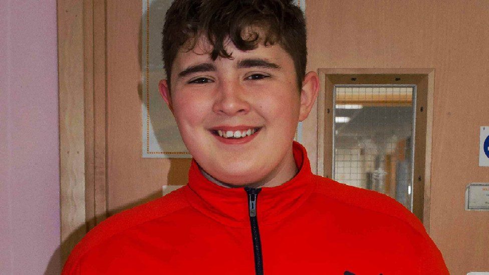 Campaigner Anna Ferrer wins Robert Burns Humanitarian Award - BBC News