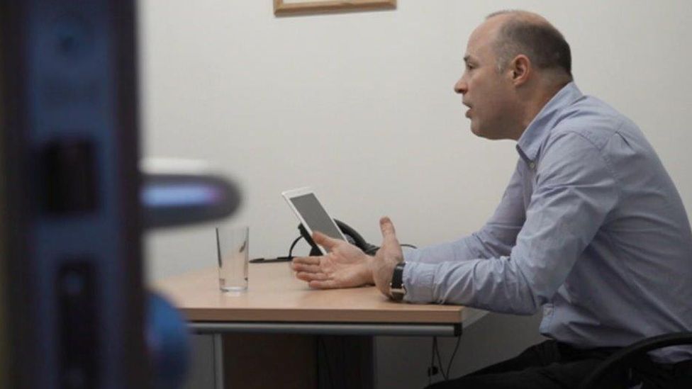 Justice powers for Wales urged by commission - BBC News