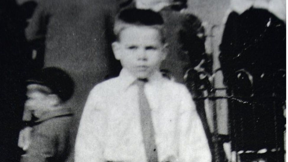 Ian Brady: How Tommy Rhattigan escaped Moors Murderers - BBC News