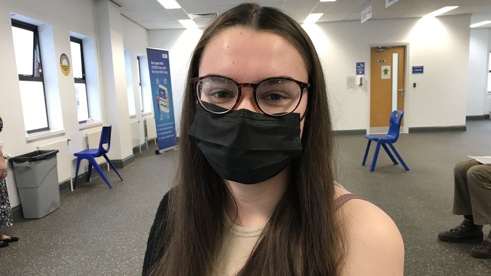 Spring boosters rolled out to vulnerable groups in Northampton - BBC News