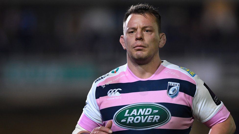 Cyn-gapten Cymru, Matthew Rees yn ymddeol o rygbi - BBC Cymru Fyw