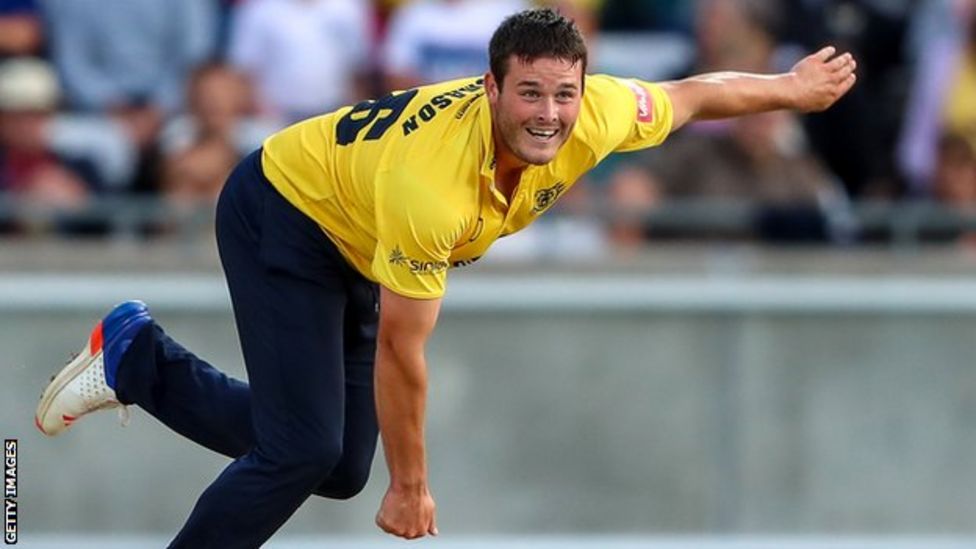 Aaron Thomason and Alex Mellor: Warwickshire players sign new deals - BBC Sport