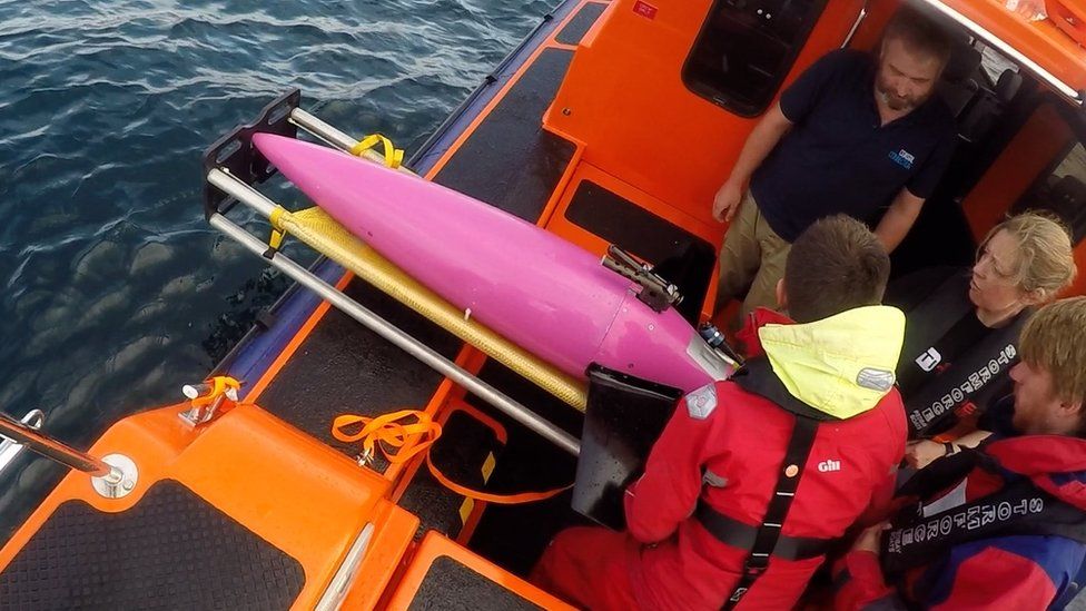 Robot deployed off Scottish coast to listen for whales - BBC News