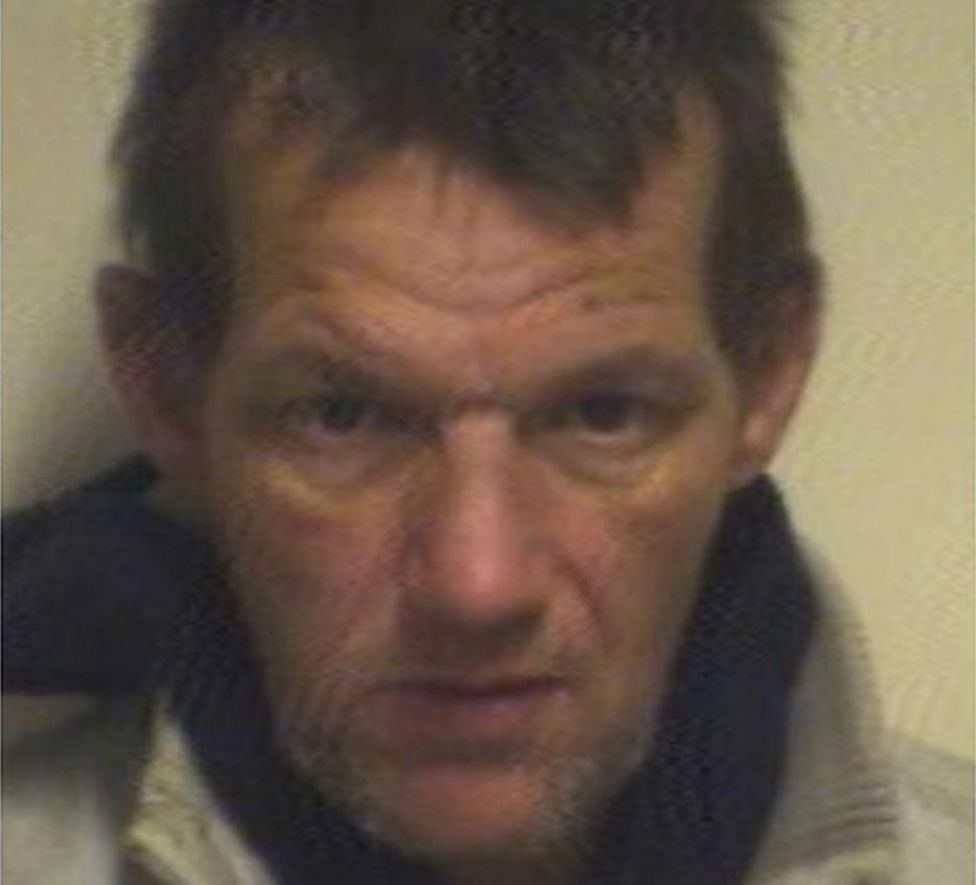 Liphook Lloyds Bank robbery: Gun-wielding raider jailed - BBC News