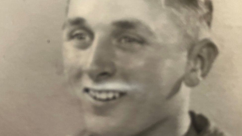 Manchester veteran, Bob Booth, 100, honoured for Norway convoy service ...