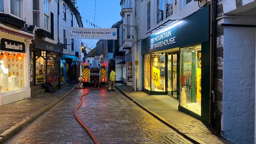 Crews tackle blaze at St Ives seafront restaurant - BBC News