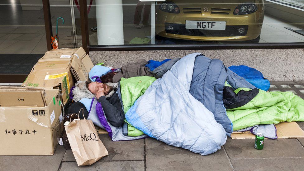 Rough sleeping centres 'to help 6,000' - BBC News
