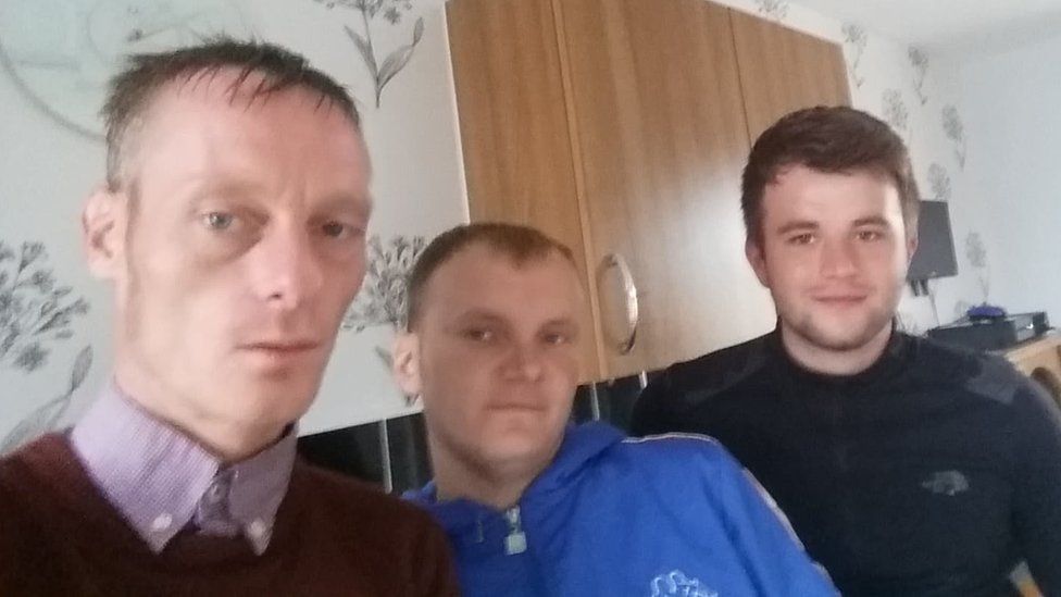 Hull city centre bank blaze: Man describes suspect chase - BBC News