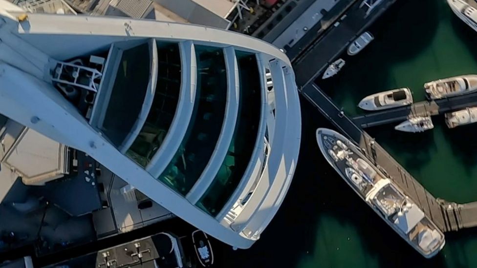 Portsmouth: Woman marks 90th birthday with charity abseil - BBC News