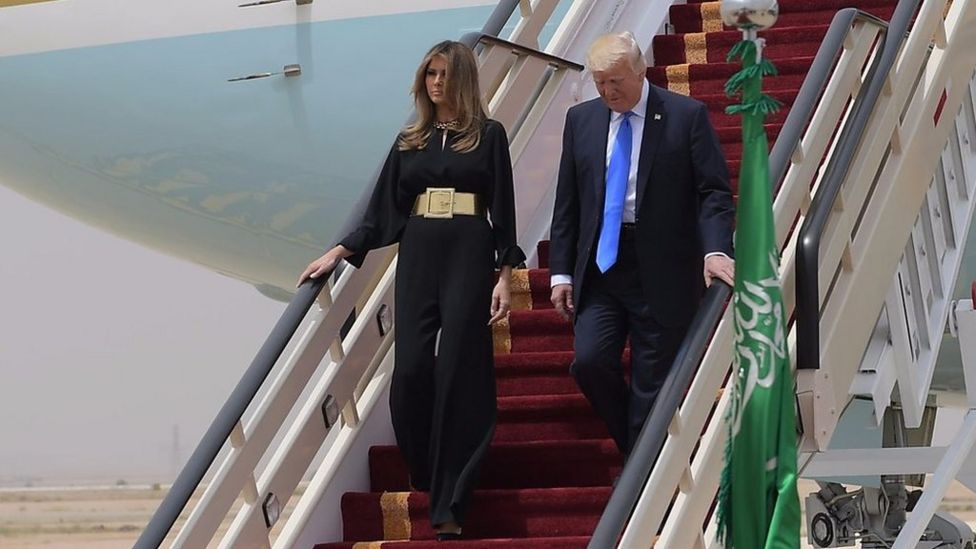 'Trump, servant of God': How Saudis are viewing his visit - BBC News