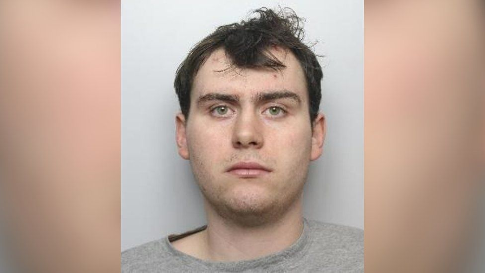 Doncaster: Thomas Andrew jailed over woman's rape and break-in - BBC News