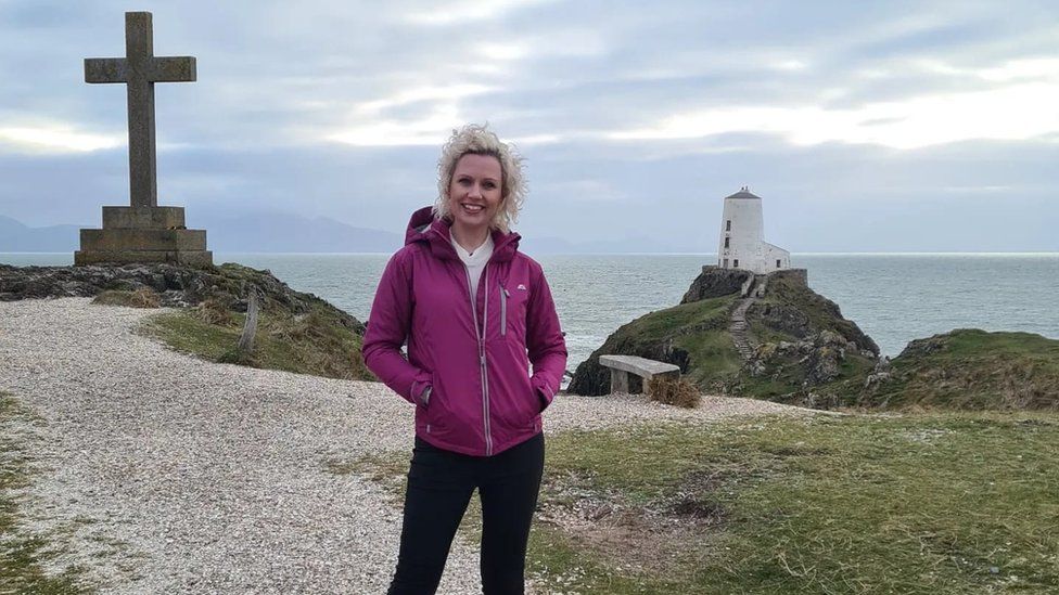 Alex Humphreys: 'Da ni angen siarad am epilepsi' - BBC Cymru Fyw