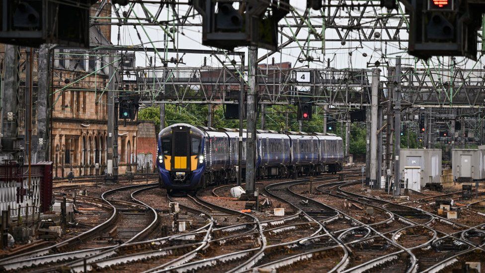Great British Railways: Deadline approaches for public vote - BBC News