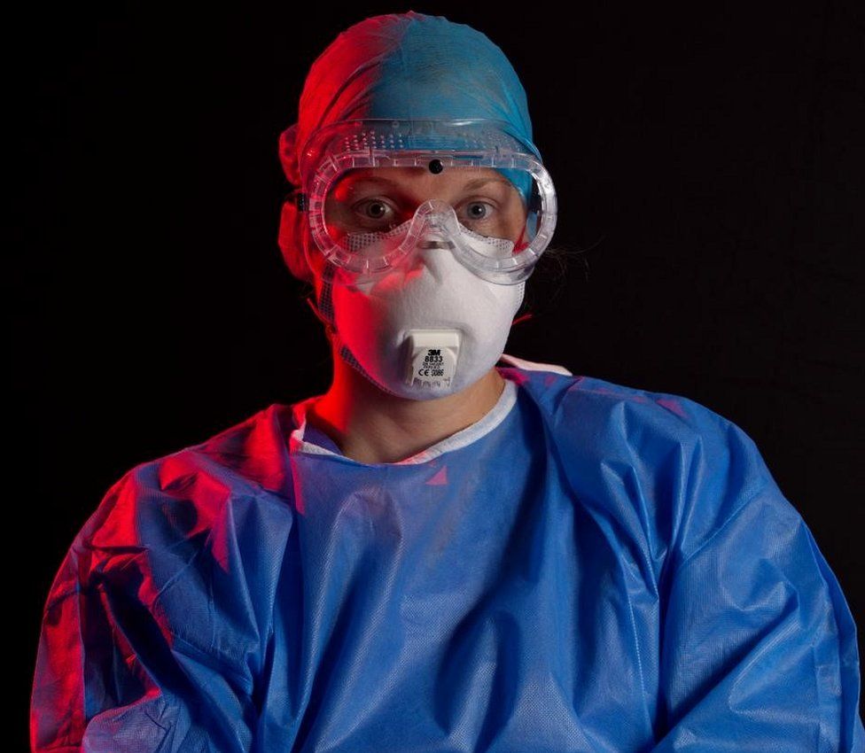 Coronavirus: London security guard photographs his hospital heroes ...